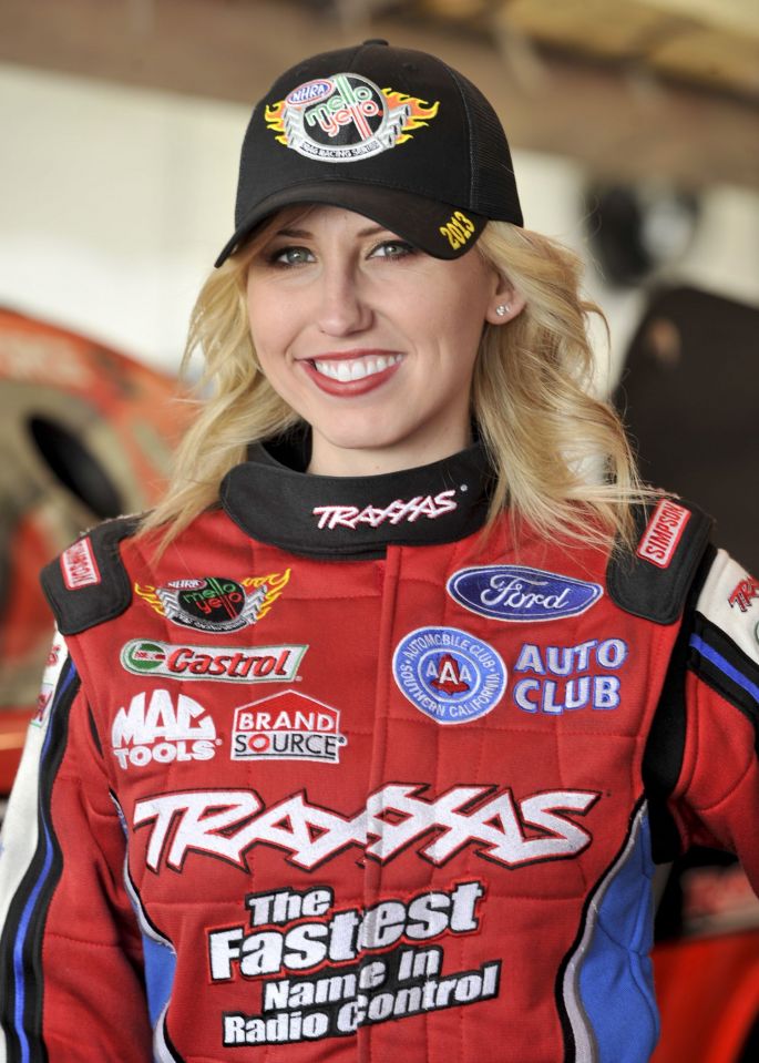 LA PIN-UP DE LA SEMAINE EST COURTNEY FORCE