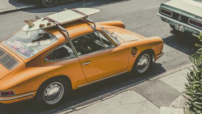 Le top des voitures de rêve pour partir surfer