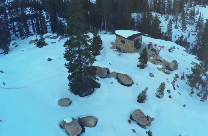 La légende du snowboard Mike Basich construit la maison de ses rêves
