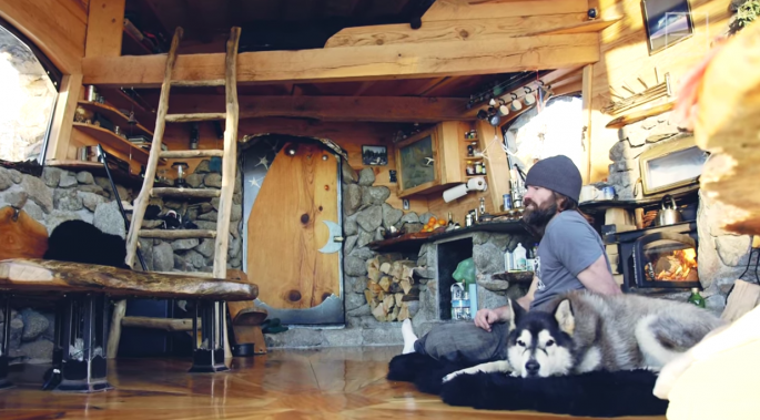 La légende du snowboard Mike Basich construit la maison de ses rêves