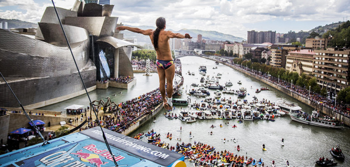 RED BULL CLIFF DIVING : SILCHENKO WINNER MAIS C'EST HUNT LE CHAMPION