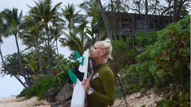 JILL HANSEN, LA SURFEUSE TUEUSE