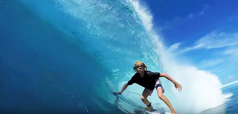 À 14 ans, Dean Vanderwalle est presque aveugle mais il surfe mieux que ...