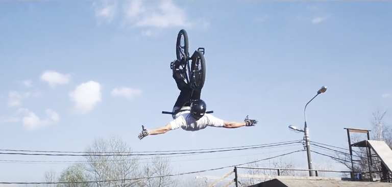 Alex Nikulin : le front flip version extrême