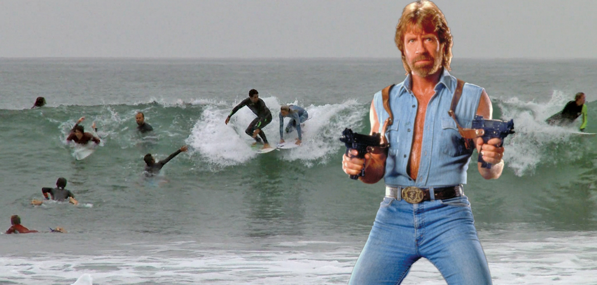 Chuck Norris est de retour contre les surfeurs