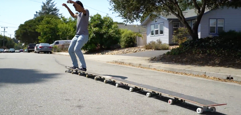 Garrett Ginner invente le skateboard le plus long du monde