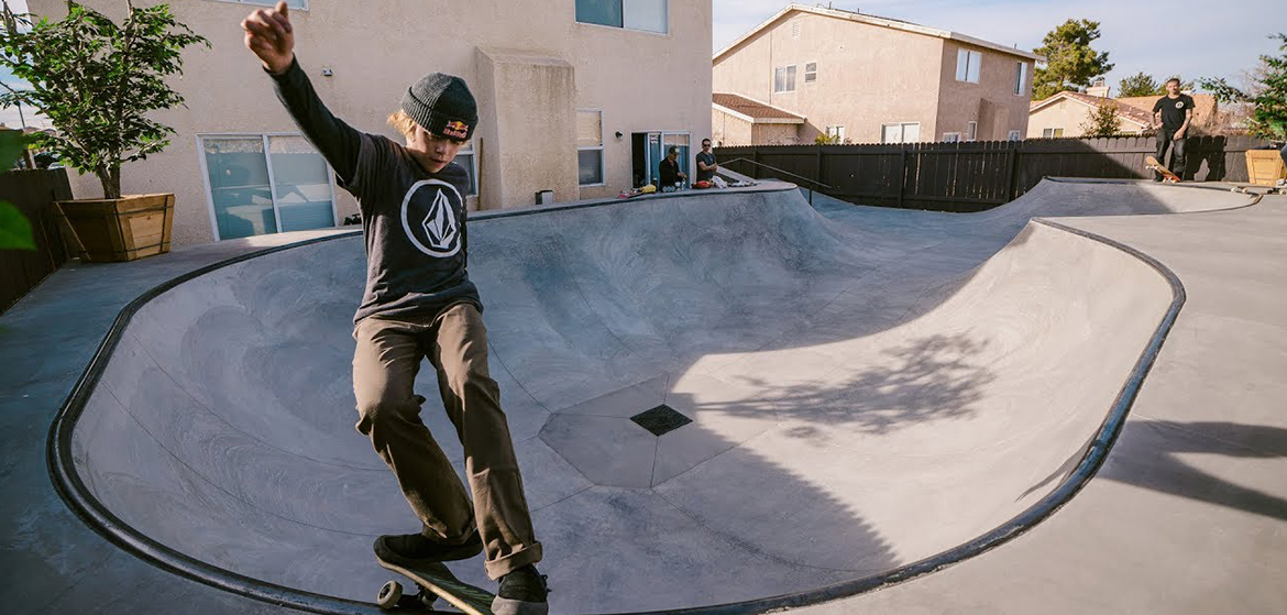 CJ Collins possède un skatepark de rêve dans son jardin