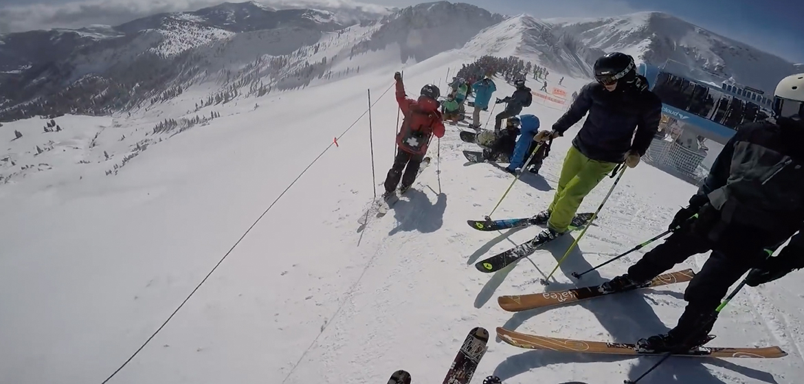 200 skieurs en hors piste : les images de la session historique