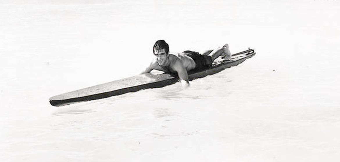 Hawaii : la légende du surf George Downing est mort