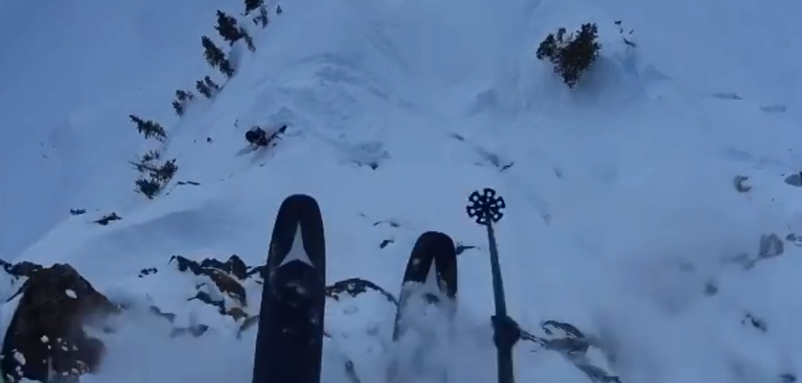 Le drop phénoménal de Yu Sasaki en ski freeride