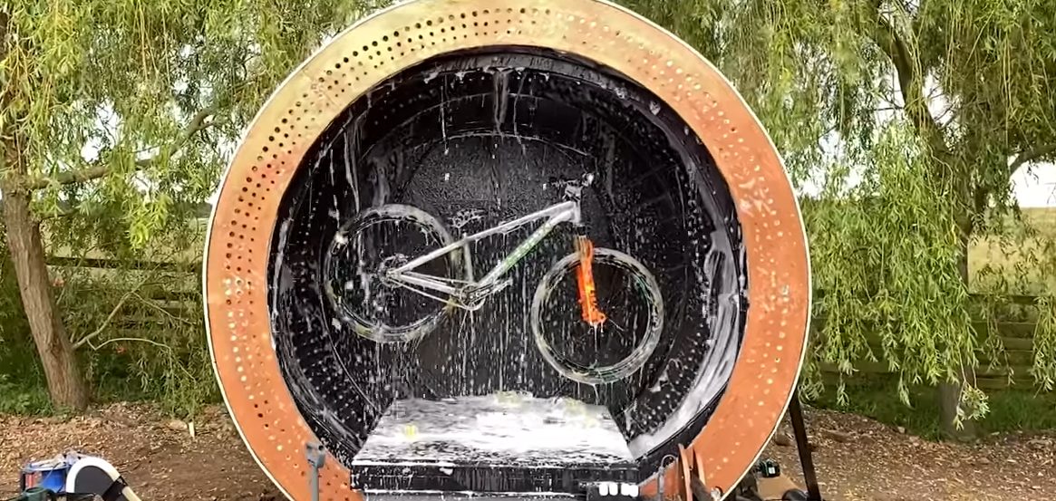 Une machine à laver géante pour votre vélo