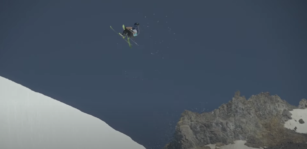 World First : Il réussit le premier Triple Cork en ski halfpipe