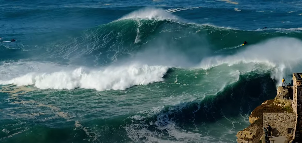 Vidéo : de Nazaré à Pipeline, le best of 2021 de Mason Barnes