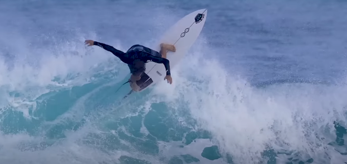 La vidéo hommage au surfeur disparu Kalani David