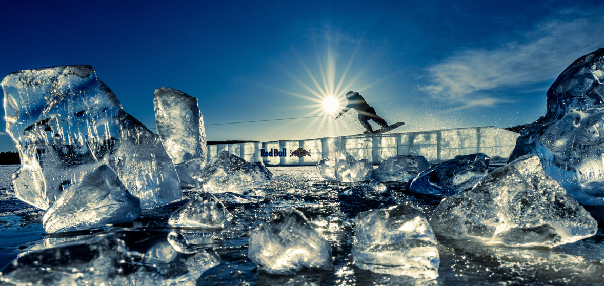 Vidéo : En wakeboard sur un lac gelé de Suède