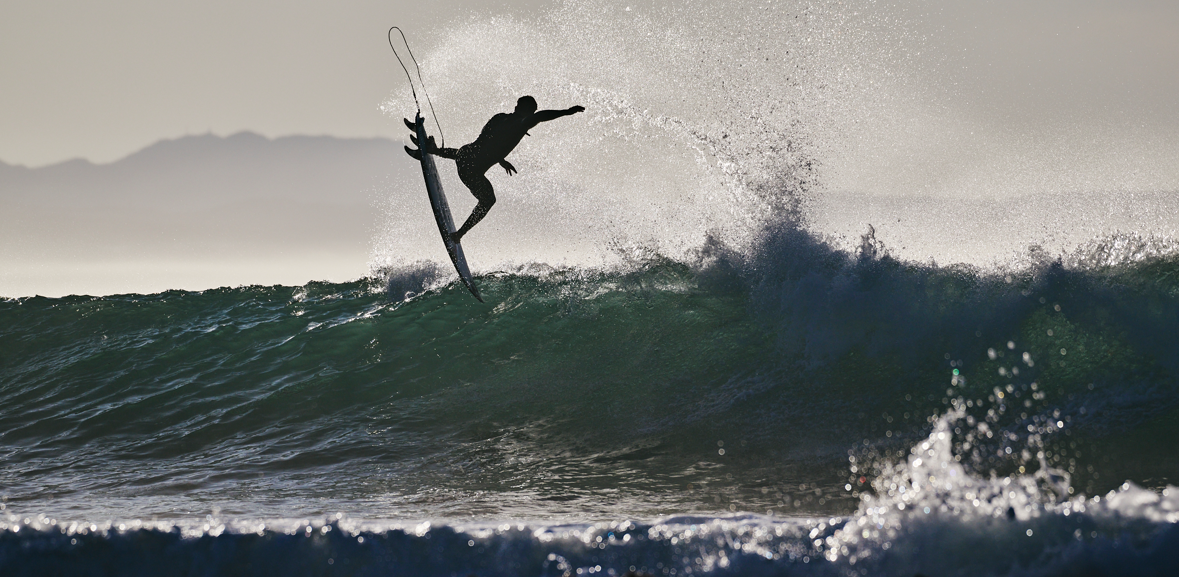 Un surfeur entre la vie et la mort après une attaque de requin en Australie
