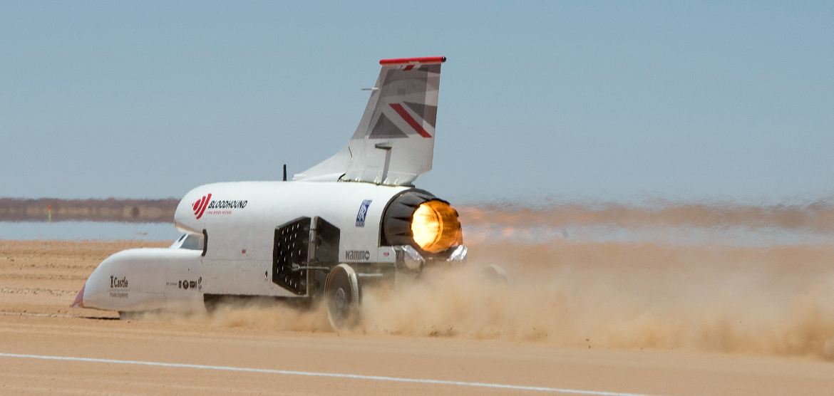 Recherche pilote pour atteindre les 1 287 km/h en voiture-fusée